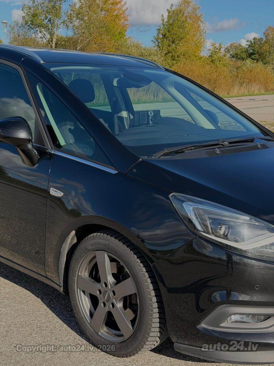 Black Opel Zafira 2018 in Tallinn, with an engine capacity of 2.00 L and mileage of 257 thousand km for 10900 €, photo 12 on AUTOMOTO.COM.LV
