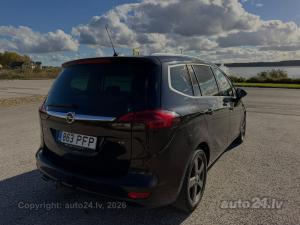Black Opel Zafira 2018 in Tallinn, with an engine capacity of 2.00 L and mileage of 257 thousand km for 10900 €, photo 14 on AUTOMOTO.COM.LV