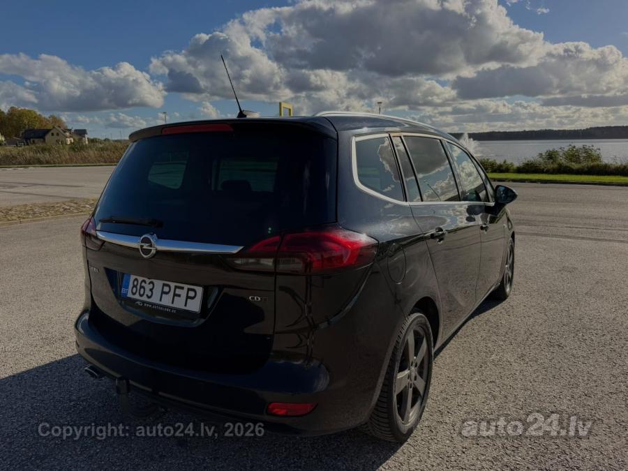 Black Opel Zafira 2018 in Tallinn, with an engine capacity of 2.00 L and mileage of 257 thousand km for 10900 €, photo 14 on AUTOMOTO.COM.LV