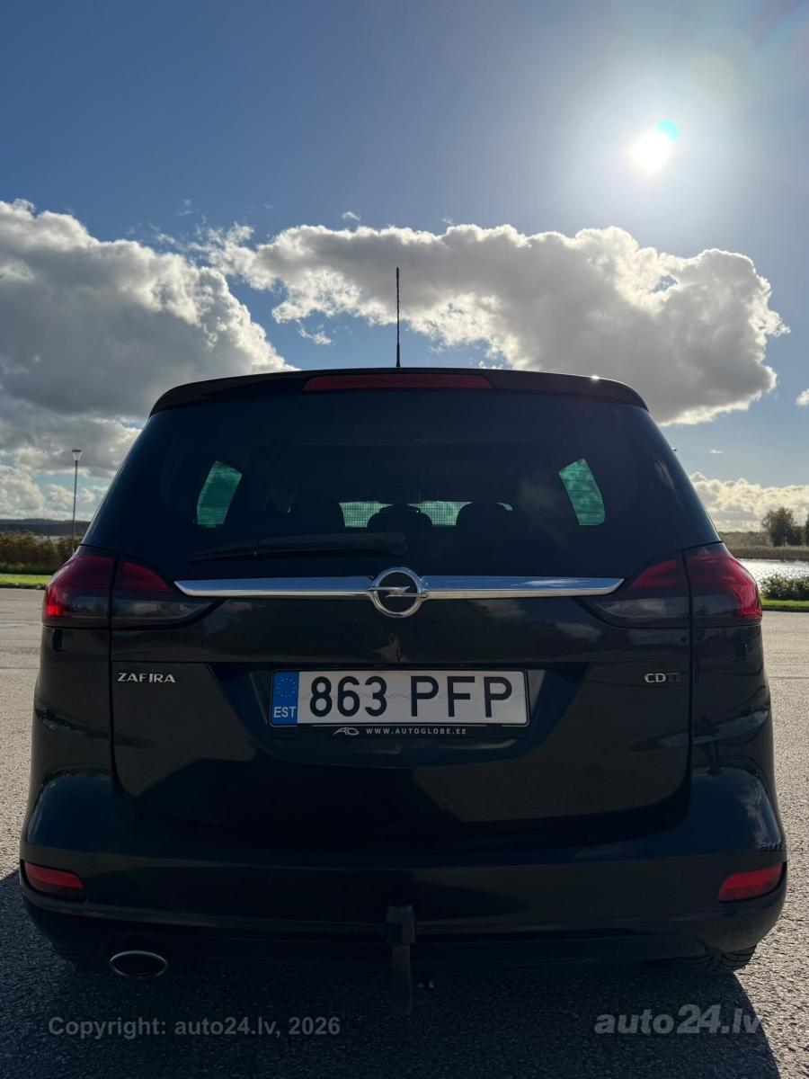 Black Opel Zafira 2018 in Tallinn, with an engine capacity of 2.00 L and mileage of 257 thousand km for 10900 €, photo 16 on AUTOMOTO.COM.LV