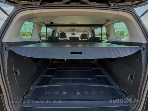 Black Opel Zafira 2018 in Tallinn, with an engine capacity of 2.00 L and mileage of 257 thousand km for 10900 €, photo 18 on AUTOMOTO.COM.LV