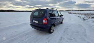 Zils Opel Zafira 2004 Viļņa, ar dzinēja tilpumu 2.00 L un nobraukumu 263 tūkst. km par 1000 €, foto 5 vietnē AUTOMOTO.COM.LV