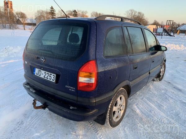 Blue Opel Zafira 1999 in Daugavpils, with an engine capacity of 1.80 L and mileage of 309 thousand km for 700 €, photo 2 on AUTOMOTO.COM.LV