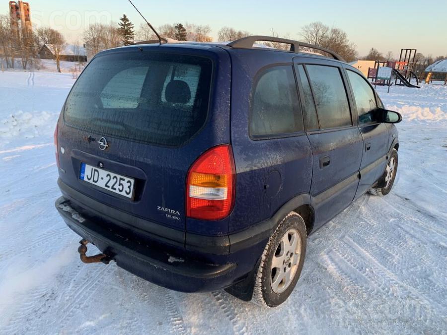 Zils Opel Zafira 1999 Daugavpils, ar dzinēja tilpumu 1.80 L un nobraukumu 309 tūkst. km par 700 €, foto 2 vietnē AUTOMOTO.COM.LV