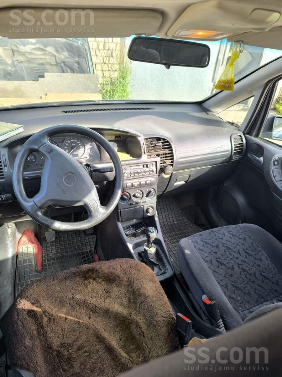 Zils Opel Zafira 1999 Alūksne, ar dzinēja tilpumu 1.60 L un nobraukumu 300 tūkst. km par 500 €, foto 4 vietnē AUTOMOTO.COM.LV