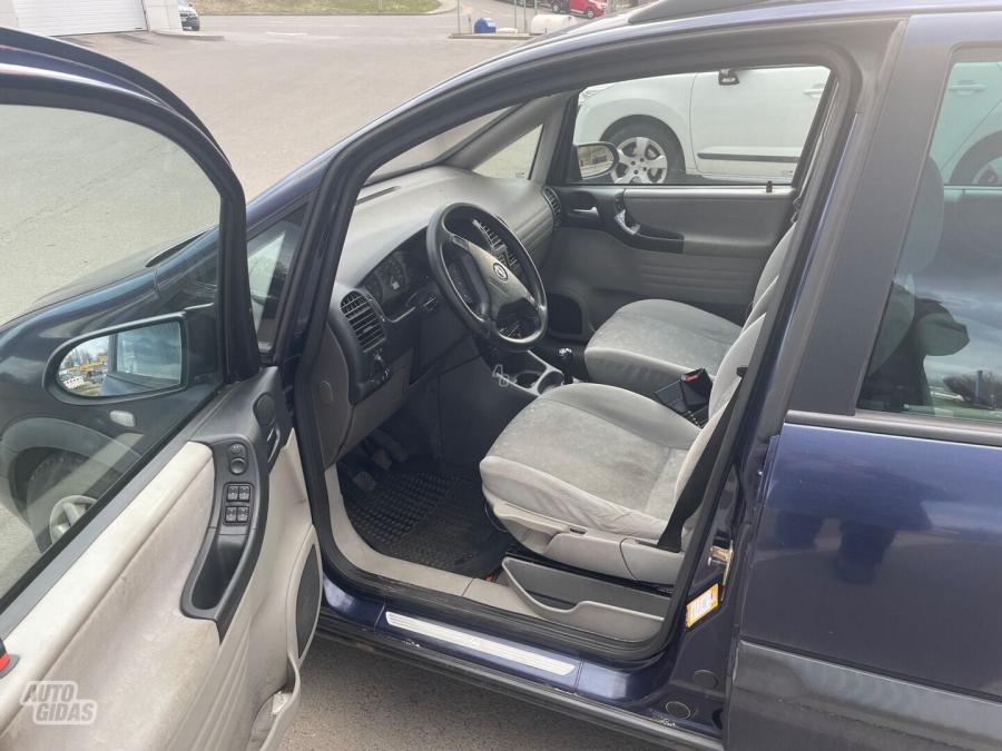 Zils Opel Zafira 2000 Viļņa, ar dzinēja tilpumu 2.00 L un nobraukumu 239 tūkst. km par 980 €, foto 5 vietnē AUTOMOTO.COM.LV