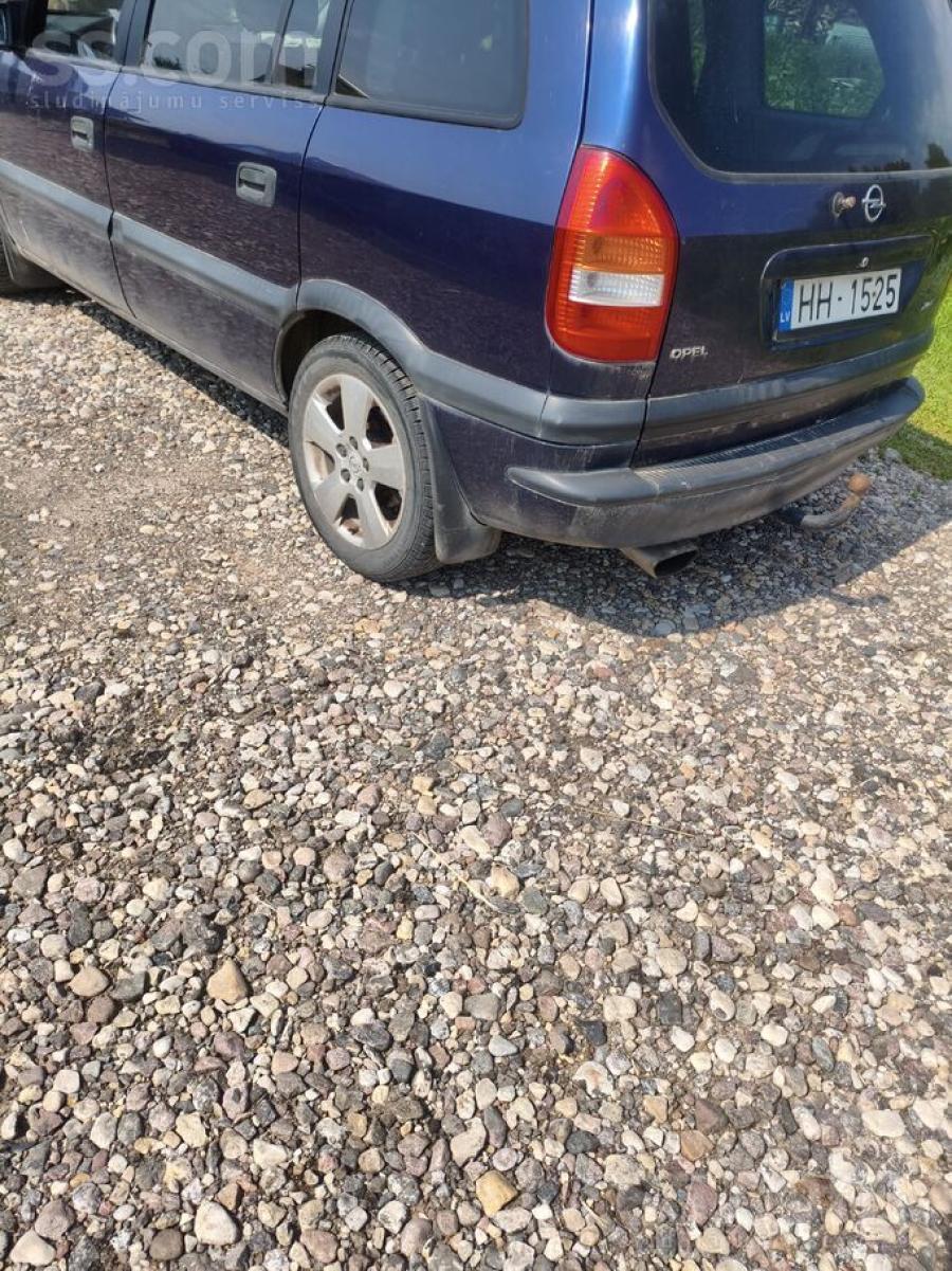 Blue Opel Zafira 2000 in Daugavpils, with an engine capacity of 2.20 L and mileage of 255 thousand km for 430 €, photo 4 on AUTOMOTO.COM.LV