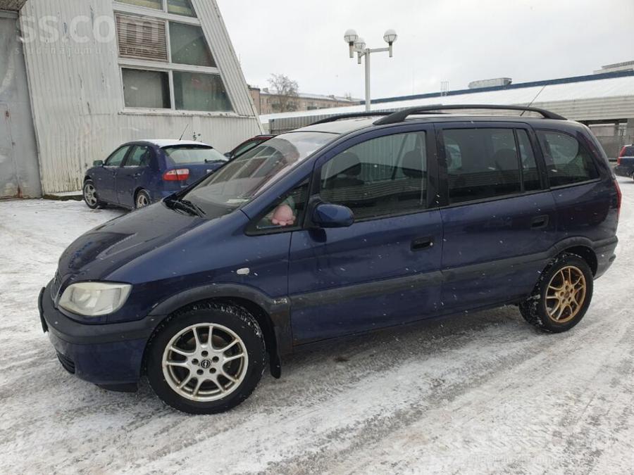Blue Opel Zafira 2001 in Daugavpils, with an engine capacity of 2.00 L and mileage of 430 thousand km for 1500 €, photo 2 on AUTOMOTO.COM.LV