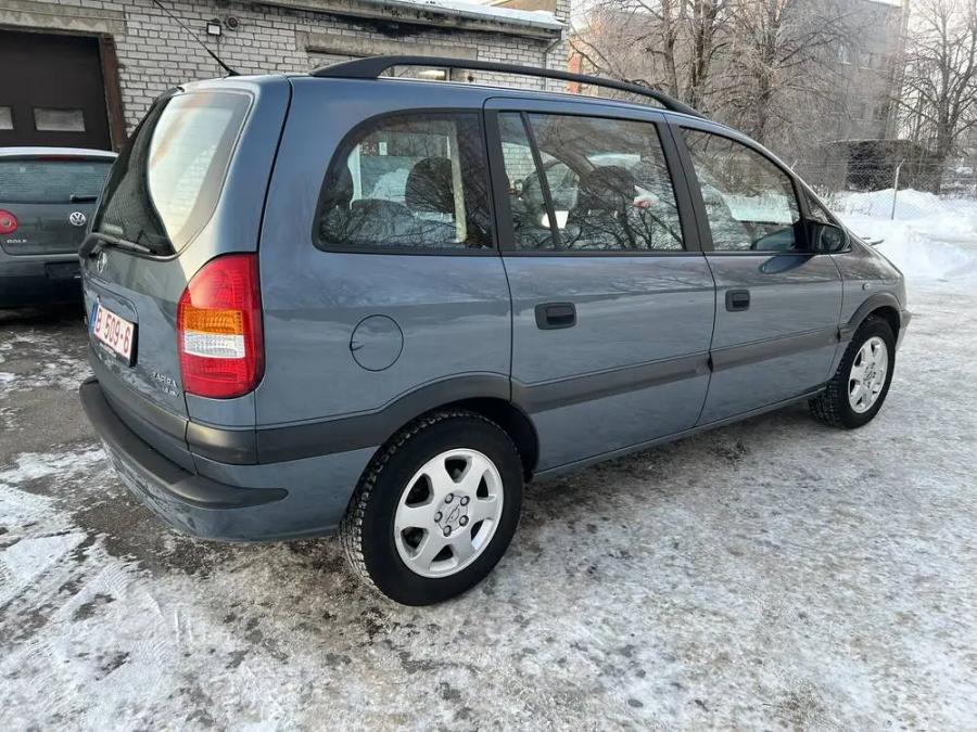 Синий Опель Зафира 2001 в Лимбажи, объемом двигателя 1.80 л и пробегом 94 тыс. км за 2950 €, фото 5 на AUTOMOTO.COM.LV