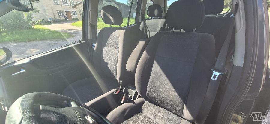 Zils Opel Zafira 2001 Viļņa, ar dzinēja tilpumu 2.00 L un nobraukumu 401 tūkst. km par 1100 €, foto 8 vietnē AUTOMOTO.COM.LV