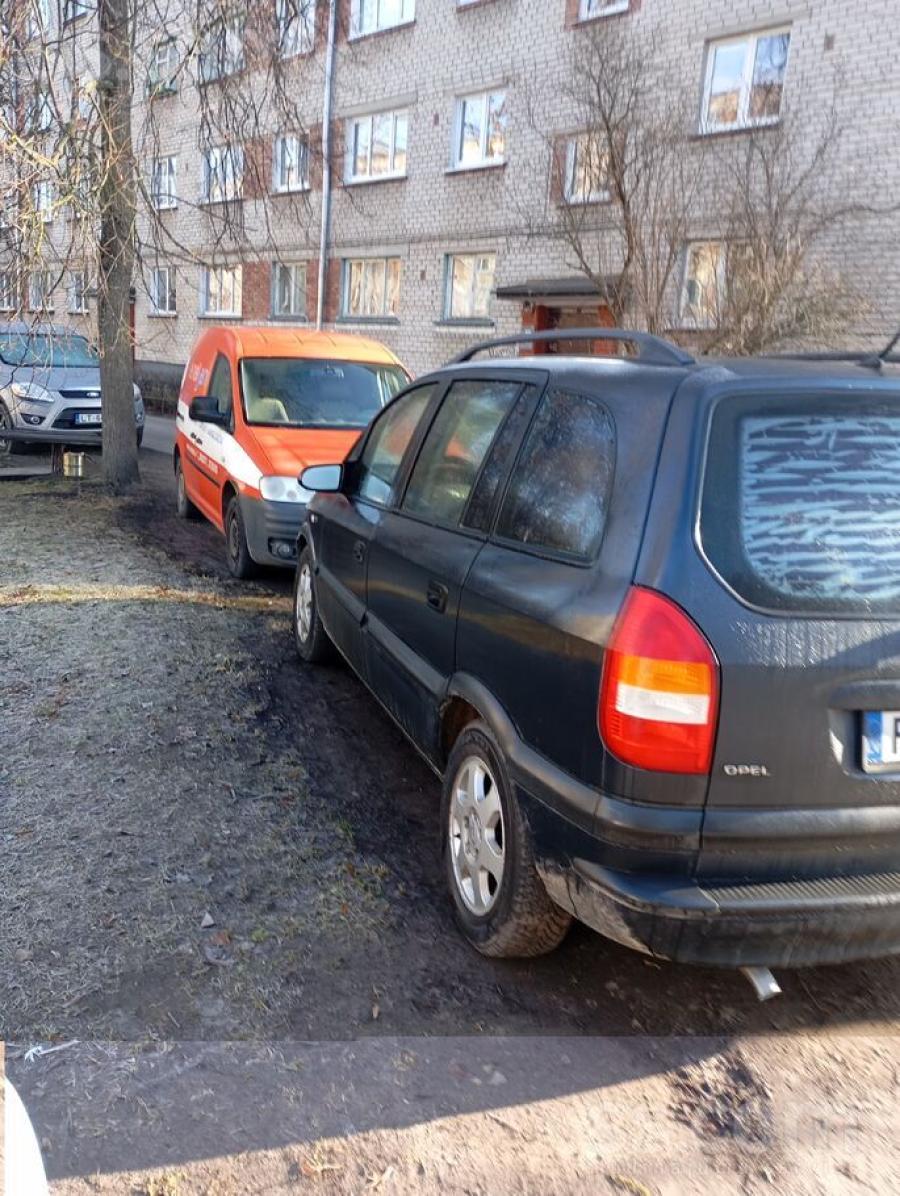 Синий Опель Зафира 2002 в Рига, объемом двигателя 1.80 л и пробегом 251 тыс. км за 700 €, фото 4 на AUTOMOTO.COM.LV