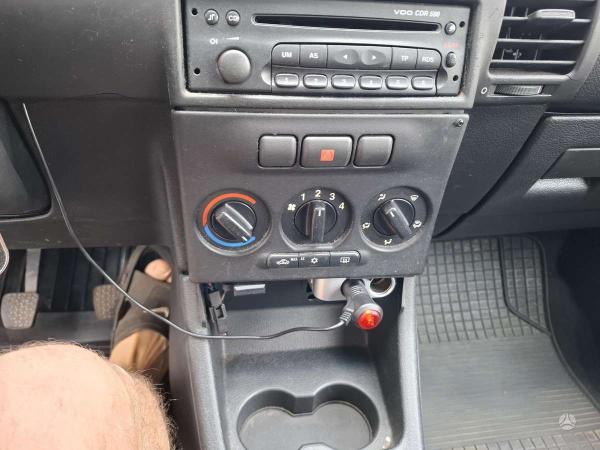 Zils Opel Zafira 2002 Jonava, ar dzinēja tilpumu 2.00 L un nobraukumu 302 tūkst. km par 920 €, foto 9 vietnē AUTOMOTO.COM.LV