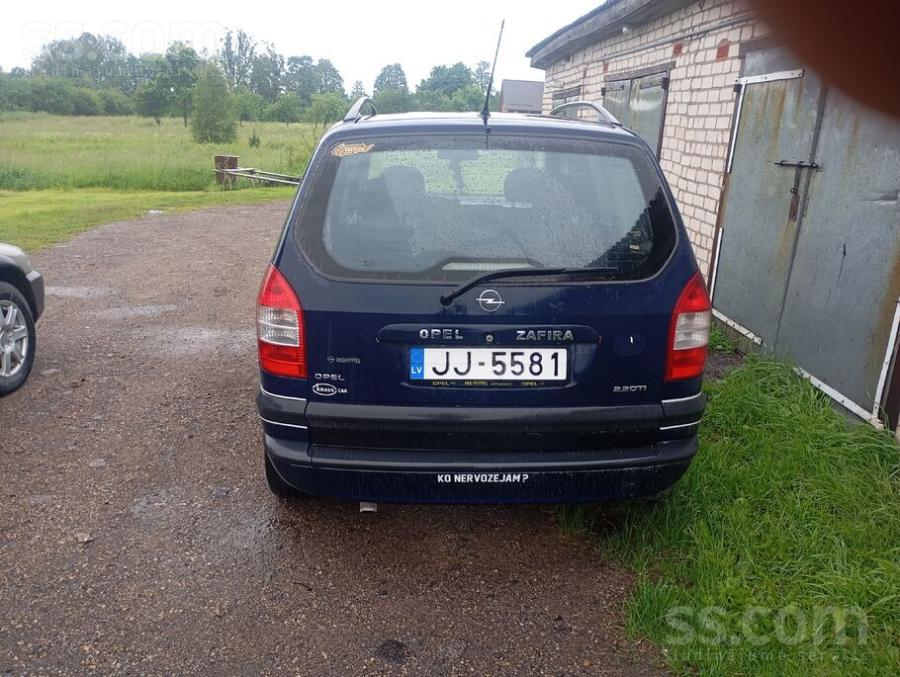 Blue Opel Zafira 2003 in Rezekne, with an engine capacity of 2.20 L and mileage of 338 thousand km for 2850 €, photo 9 on AUTOMOTO.COM.LV