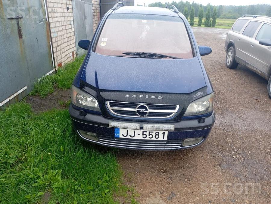 Blue Opel Zafira 2003 in Rezekne, with an engine capacity of 2.20 L and mileage of 338 thousand km for 2850 €, photo 11 on AUTOMOTO.COM.LV