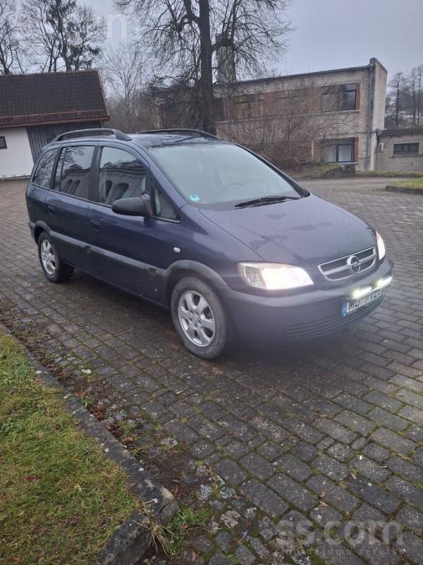 Blue Opel Zafira 2003 in Saldus, with an engine capacity of 2.20 L and mileage of 251 thousand km for 1250 €, photo 2 on AUTOMOTO.COM.LV