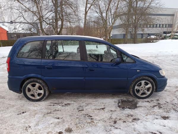 Zils Opel Zafira 2003 Liepāja, ar dzinēja tilpumu 2.20 L un nobraukumu 327 tūkst. km par 1500 €, foto 1 vietnē AUTOMOTO.COM.LV