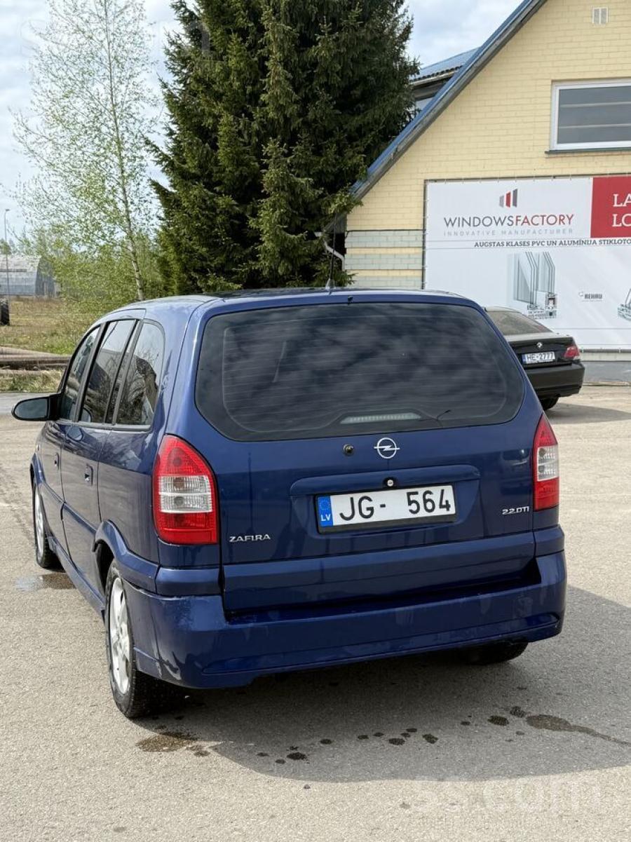 Blue Opel Zafira 2003 in Kuldiga, with an engine capacity of 2.20 L and mileage of 330 thousand km for 650 €, photo 4 on AUTOMOTO.COM.LV