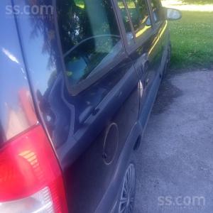Zils Opel Zafira 2003 Jēkabpils, ar dzinēja tilpumu 1.80 L un nobraukumu 350 tūkst. km par 1100 €, foto 3 vietnē AUTOMOTO.COM.LV