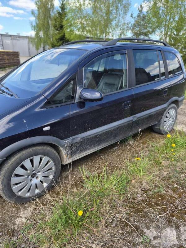 Zils Opel Zafira 2003 Skuodas, ar dzinēja tilpumu 2.20 L un nobraukumu 350 tūkst. km par 700 €, foto 3 vietnē AUTOMOTO.COM.LV