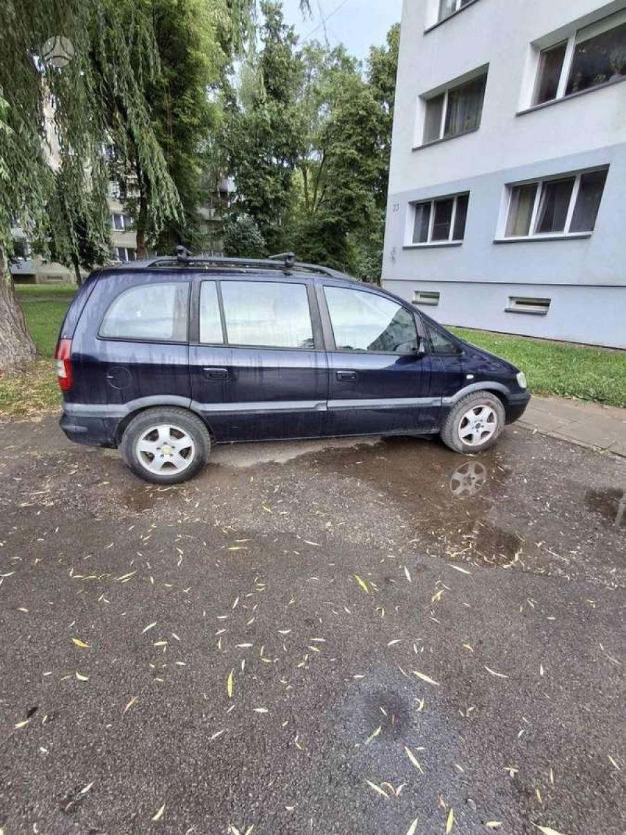 Blue Opel Zafira 2003 in Kaunas, with an engine capacity of 2.00 L and mileage of 292 thousand km for 900 €, photo 3 on AUTOMOTO.COM.LV