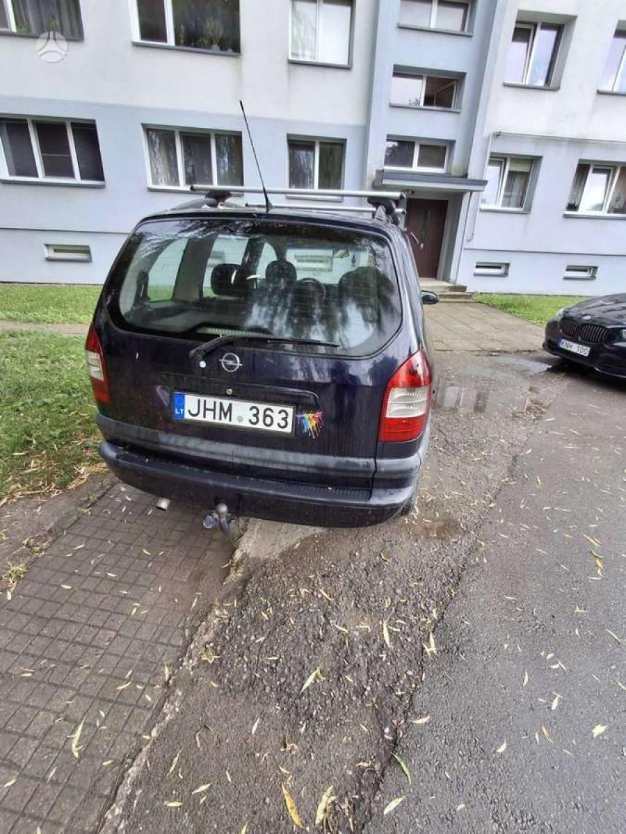 Blue Opel Zafira 2003 in Kaunas, with an engine capacity of 2.00 L and mileage of 292 thousand km for 900 €, photo 4 on AUTOMOTO.COM.LV