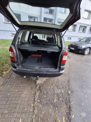 Blue Opel Zafira 2003 in Kaunas, with an engine capacity of 2.00 L and mileage of 292 thousand km for 900 €, photo 6 on AUTOMOTO.COM.LV