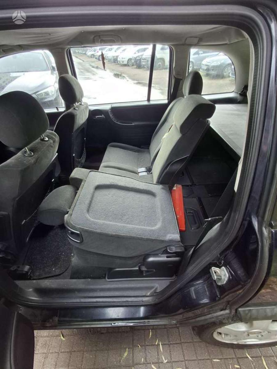 Blue Opel Zafira 2003 in Kaunas, with an engine capacity of 2.00 L and mileage of 292 thousand km for 900 €, photo 8 on AUTOMOTO.COM.LV