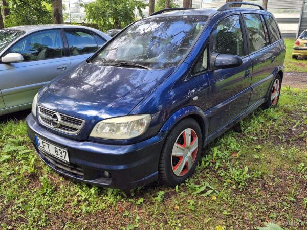 Blue Opel Zafira 2003 in Vilnius, with an engine capacity of 2.20 L and mileage of 350 thousand km for 400 €, photo 1 on AUTOMOTO.COM.LV
