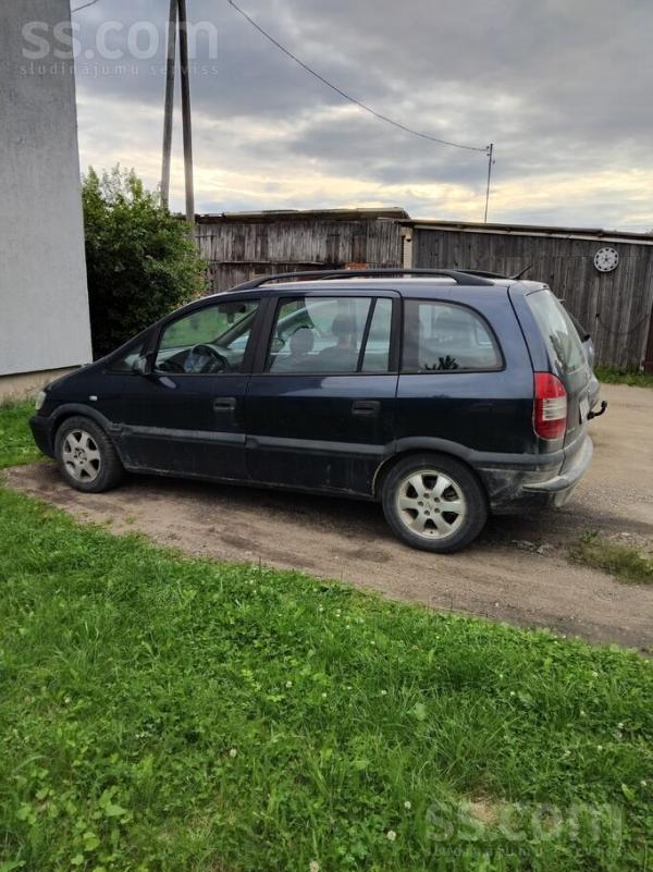 Blue Opel Zafira 2003 in Rezekne, with an engine capacity of 2.20 L and mileage of 248 thousand km for 650 €, photo 1 on AUTOMOTO.COM.LV