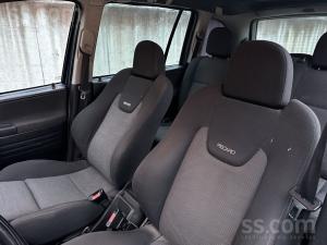 Zils Opel Zafira 2003 Jēkabpils, ar dzinēja tilpumu 2.20 L un nobraukumu 280 tūkst. km par 1200 €, foto 9 vietnē AUTOMOTO.COM.LV