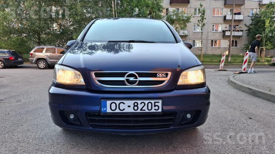 Blue Opel Zafira 2004 in Daugavpils, with an engine capacity of 2.20 L and mileage of 312 thousand km for 11500 €, photo 2 on AUTOMOTO.COM.LV