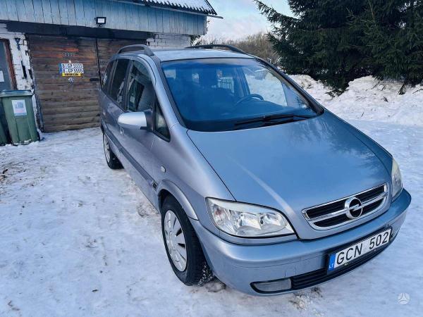 Blue Opel Zafira 2004 in Raseiniai, with an engine capacity of 2.00 L and mileage of 298 thousand km for 1100 €, photo 3 on AUTOMOTO.COM.LV