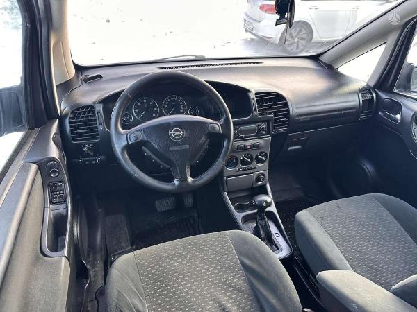 Blue Opel Zafira 2004 in Raseiniai, with an engine capacity of 2.00 L and mileage of 298 thousand km for 1100 €, photo 11 on AUTOMOTO.COM.LV