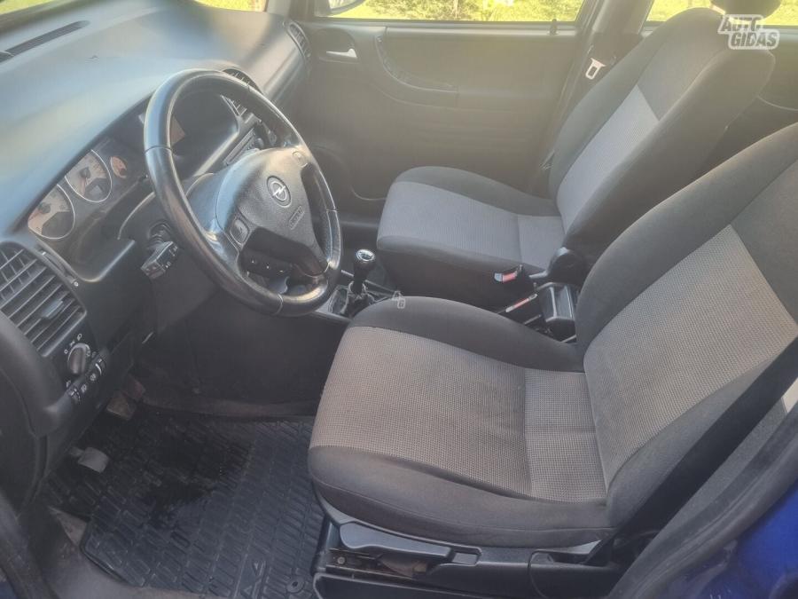 Zils Opel Zafira 2004 Kauņa, ar dzinēja tilpumu 2.20 L un nobraukumu 285 tūkst. km par 1100 €, foto 6 vietnē AUTOMOTO.COM.LV