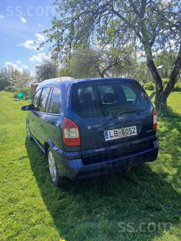 Zils Opel Zafira 2004 Liepāja, ar dzinēja tilpumu 2.20 L un nobraukumu 353 tūkst. km par 550 €, foto 2 vietnē AUTOMOTO.COM.LV