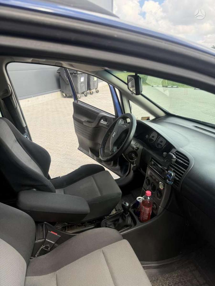 Zils Opel Zafira 2004 Šauļi, ar dzinēja tilpumu 1.60 L un nobraukumu 300 tūkst. km par 1250 €, foto 8 vietnē AUTOMOTO.COM.LV