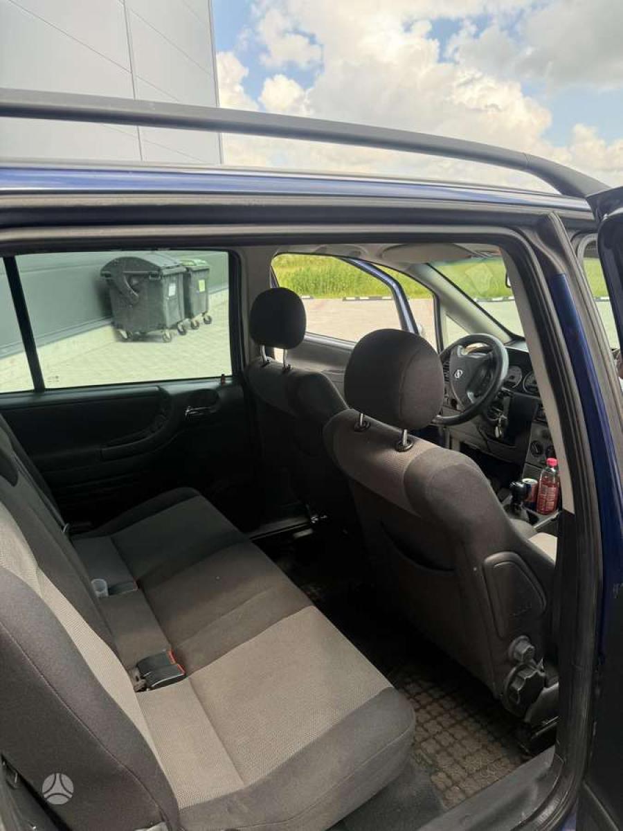 Zils Opel Zafira 2004 Šauļi, ar dzinēja tilpumu 1.60 L un nobraukumu 300 tūkst. km par 1250 €, foto 10 vietnē AUTOMOTO.COM.LV
