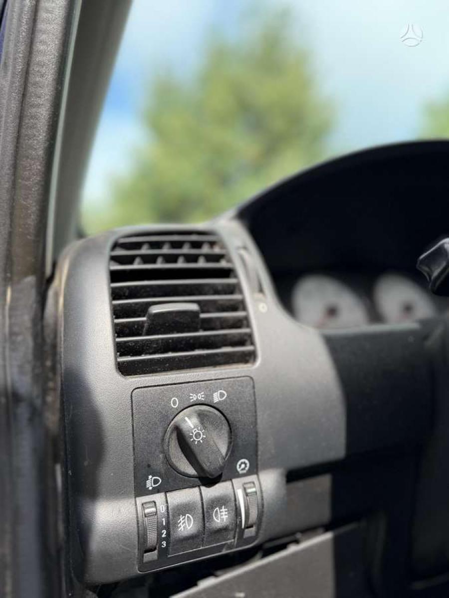 Zils Opel Zafira 2004 Kauņa, ar dzinēja tilpumu 2.00 L un nobraukumu 362 tūkst. km par 550 €, foto 17 vietnē AUTOMOTO.COM.LV