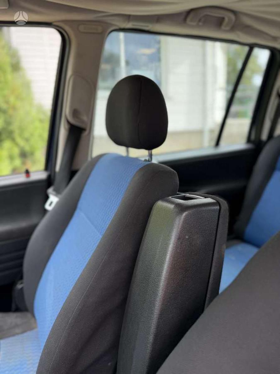 Zils Opel Zafira 2004 Kauņa, ar dzinēja tilpumu 2.00 L un nobraukumu 362 tūkst. km par 550 €, foto 19 vietnē AUTOMOTO.COM.LV