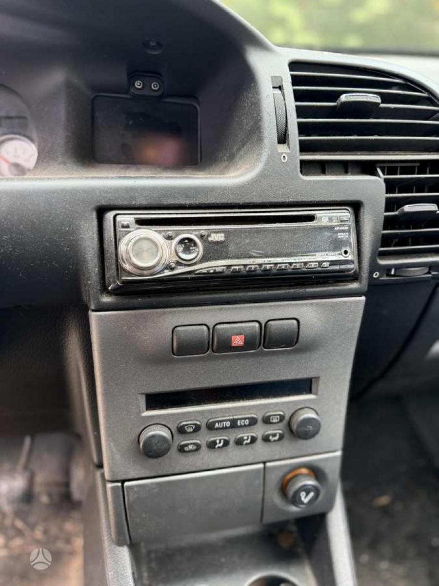 Zils Opel Zafira 2004 Kauņa, ar dzinēja tilpumu 2.00 L un nobraukumu 362 tūkst. km par 550 €, foto 20 vietnē AUTOMOTO.COM.LV