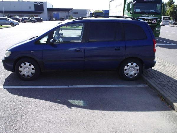 Blue Opel Zafira 2004 in Kaunas, with an engine capacity of 1.80 L and mileage of 206 thousand km for 490 €, photo 5 on AUTOMOTO.COM.LV