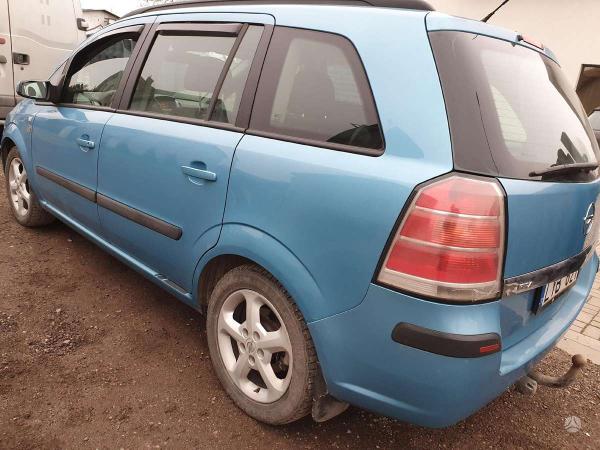 Zils Opel Zafira 2005 Šauļi, ar dzinēja tilpumu 1.91 L un nobraukumu 329 tūkst. km par 1300 €, foto 2 vietnē AUTOMOTO.COM.LV