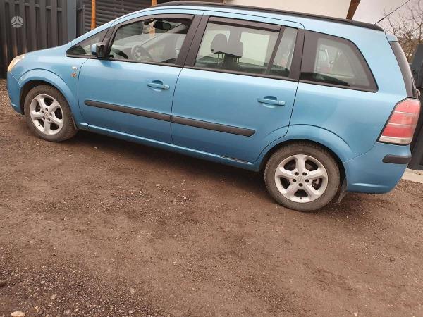 Zils Opel Zafira 2005 Šauļi, ar dzinēja tilpumu 1.91 L un nobraukumu 329 tūkst. km par 1300 €, foto 5 vietnē AUTOMOTO.COM.LV