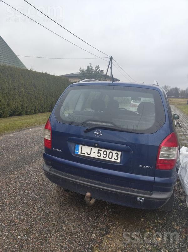 Blue Opel Zafira 2005 in Riga, with an engine capacity of 2.20 L and mileage of 324 thousand km for 500 €, photo 3 on AUTOMOTO.COM.LV