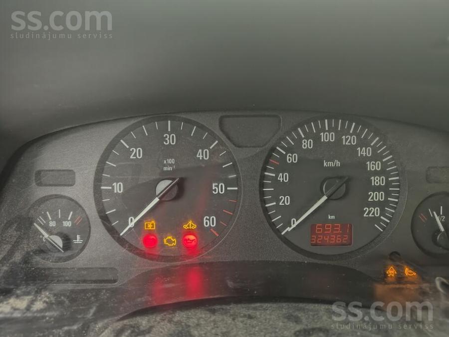 Blue Opel Zafira 2005 in Riga, with an engine capacity of 2.20 L and mileage of 324 thousand km for 500 €, photo 8 on AUTOMOTO.COM.LV