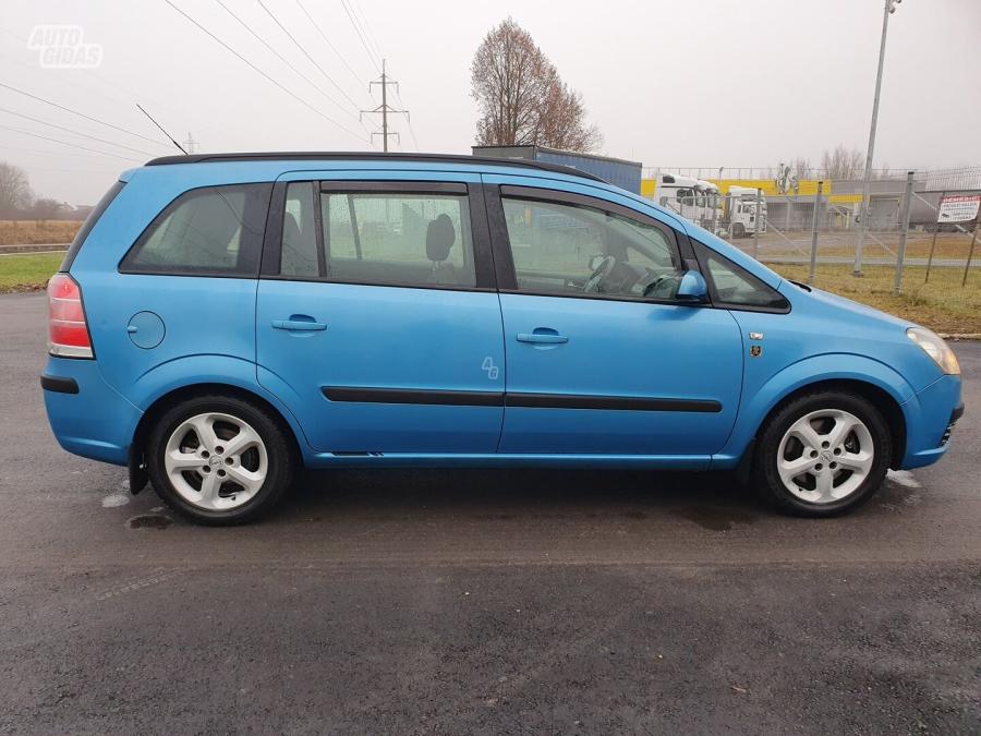 Blue Opel Zafira 2005 in Siauliai, with an engine capacity of 1.90 L and mileage of 329 thousand km for 1300 €, photo 1 on AUTOMOTO.COM.LV