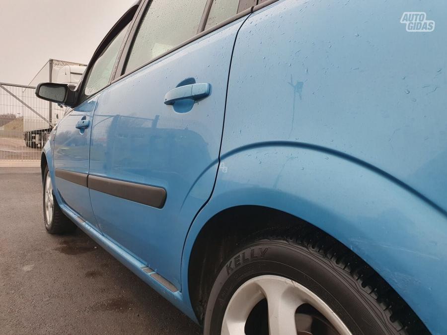 Blue Opel Zafira 2005 in Siauliai, with an engine capacity of 1.90 L and mileage of 329 thousand km for 1300 €, photo 12 on AUTOMOTO.COM.LV