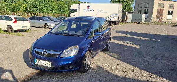 Blue Opel Zafira 2005 in Silute, with an engine capacity of 2.20 L and mileage of 214 thousand km for 1800 €, photo 1 on AUTOMOTO.COM.LV