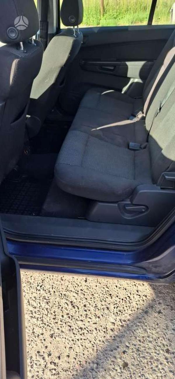 Blue Opel Zafira 2005 in Silute, with an engine capacity of 2.20 L and mileage of 214 thousand km for 1800 €, photo 7 on AUTOMOTO.COM.LV