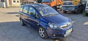 Blue Opel Zafira 2005 in Silute, with an engine capacity of 2.20 L and mileage of 214 thousand km for 1800 €, photo 3 on AUTOMOTO.COM.LV